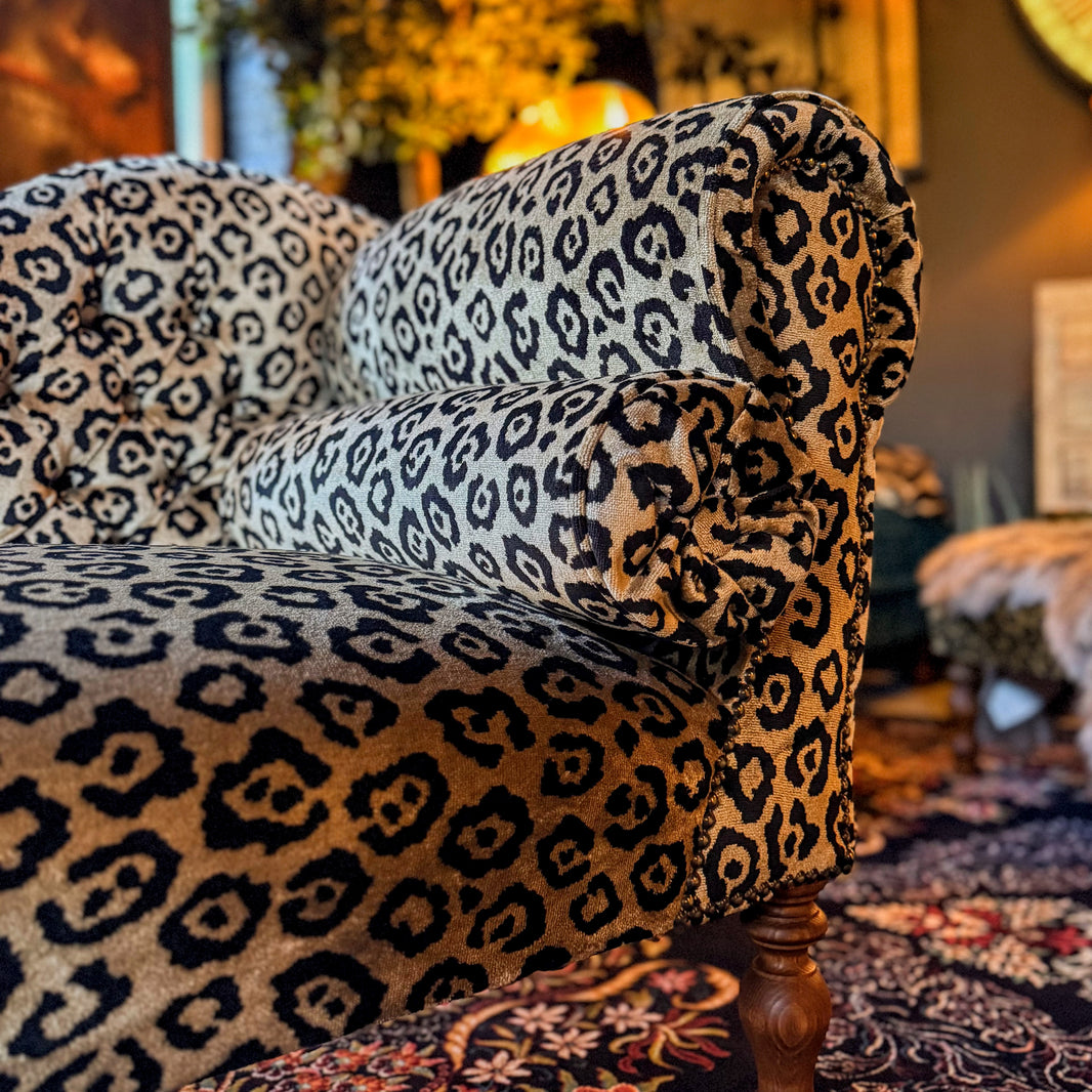Selfridges Sofa Chaise in Leopard Cream Velvet – Vintage Sofa