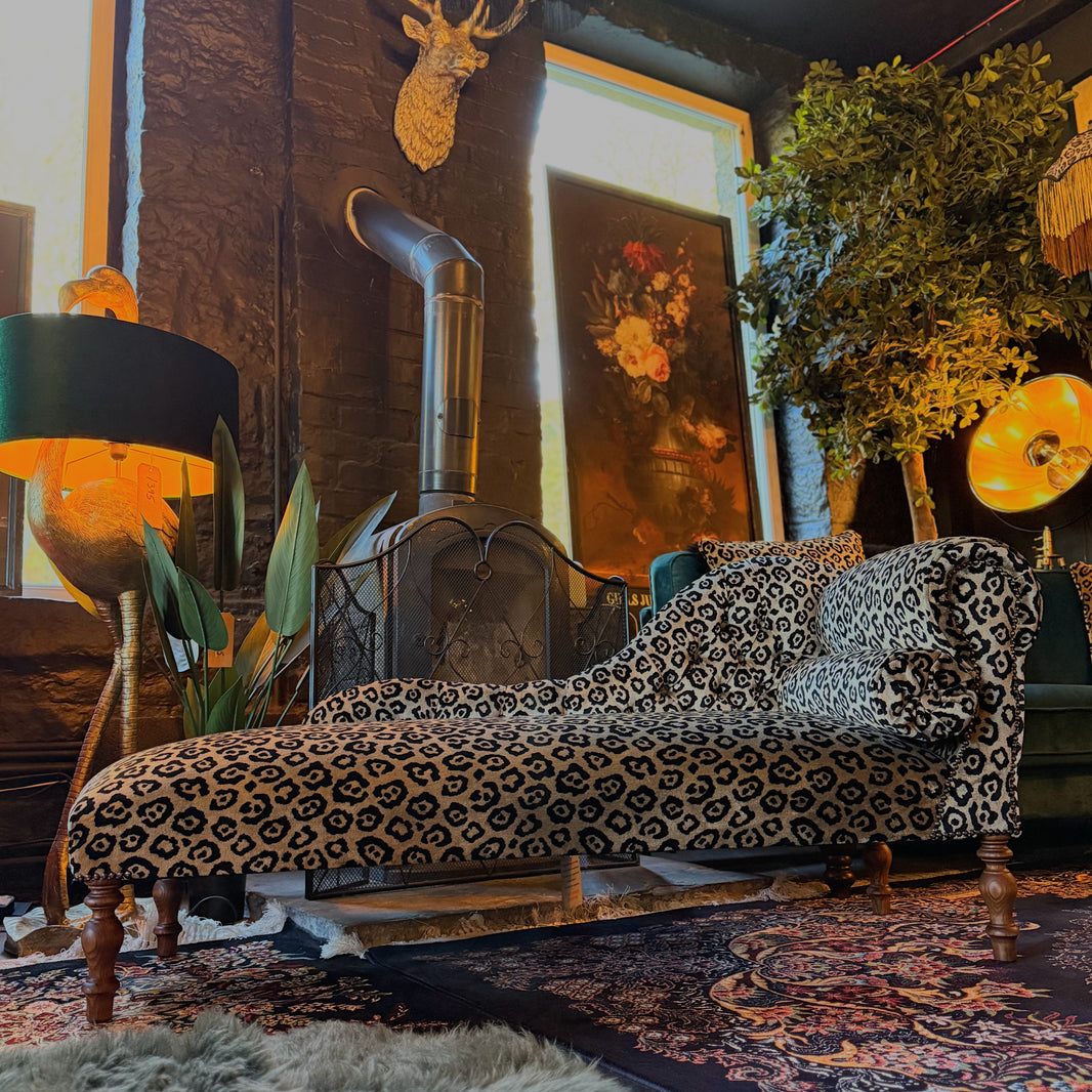 Selfridges Sofa Chaise in Leopard Cream Velvet – Vintage Sofa