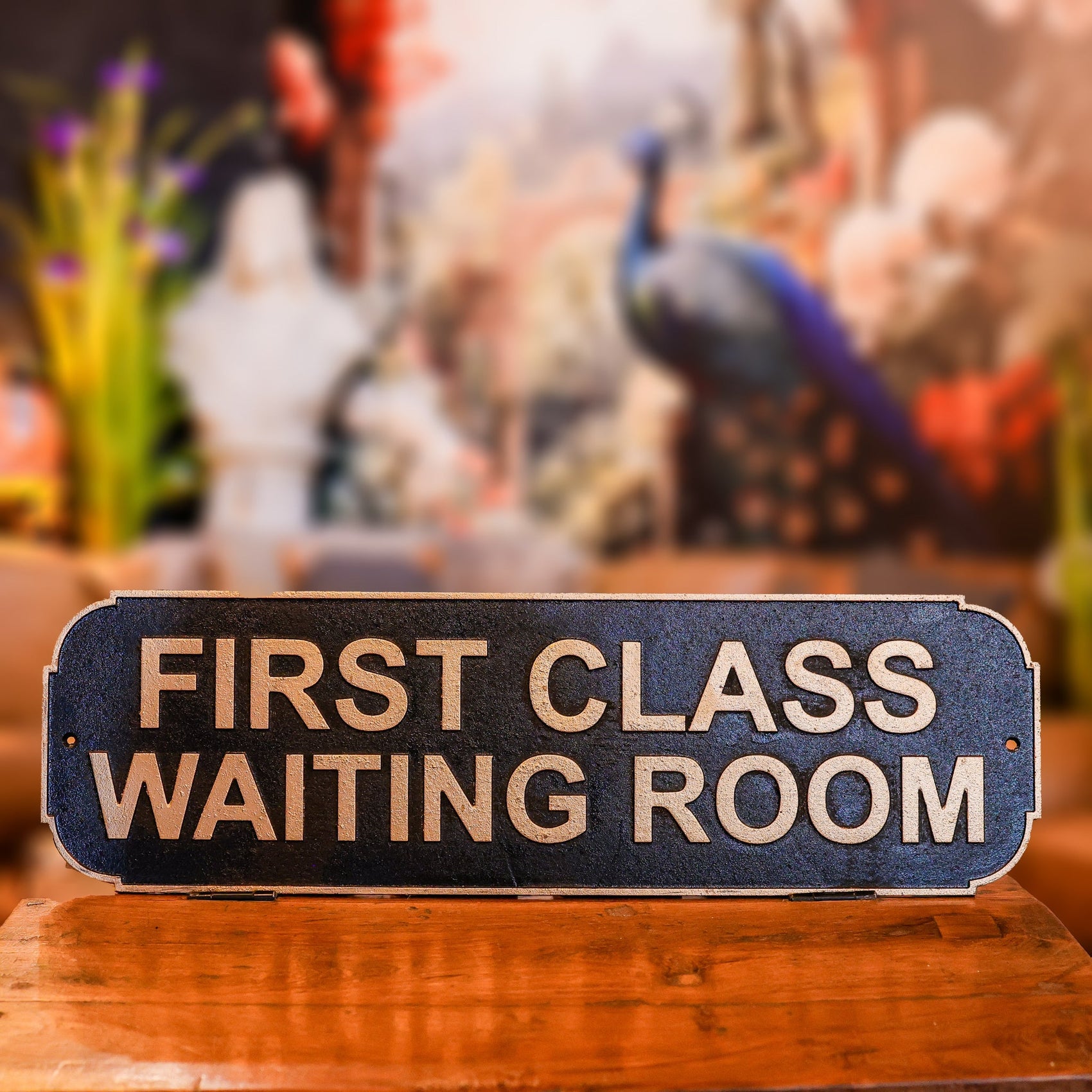 First Class Sign Cast Iron – Vintage Sofa